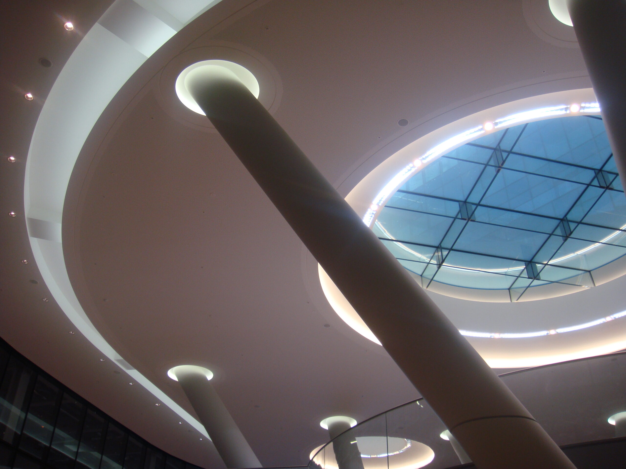 Simplicity Specialist Finishes | Bloomberg | Bespoke GRG Atrium Bulkhead